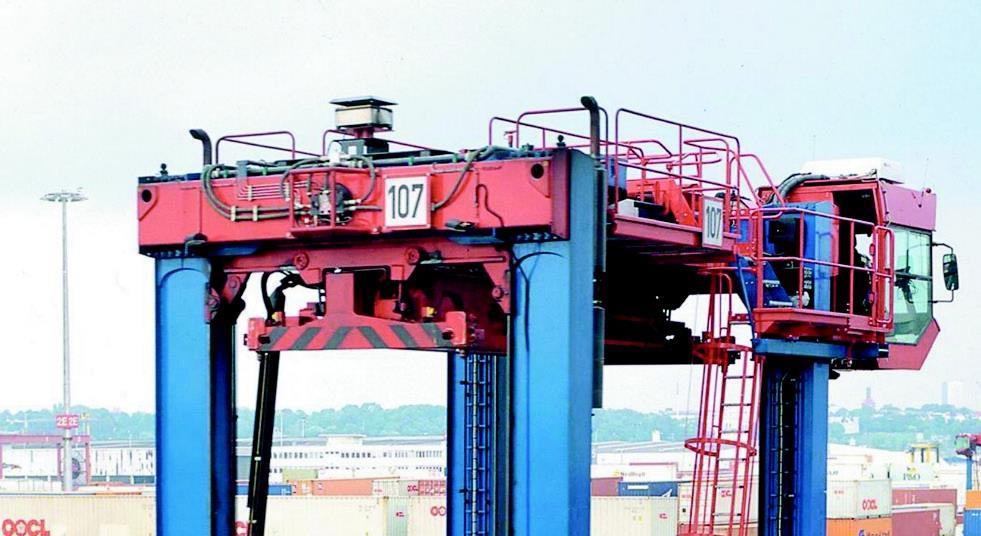 whilst HHLA takes strads | News | Port Strategy whilst HHLA takes strads | News | Port Strategy