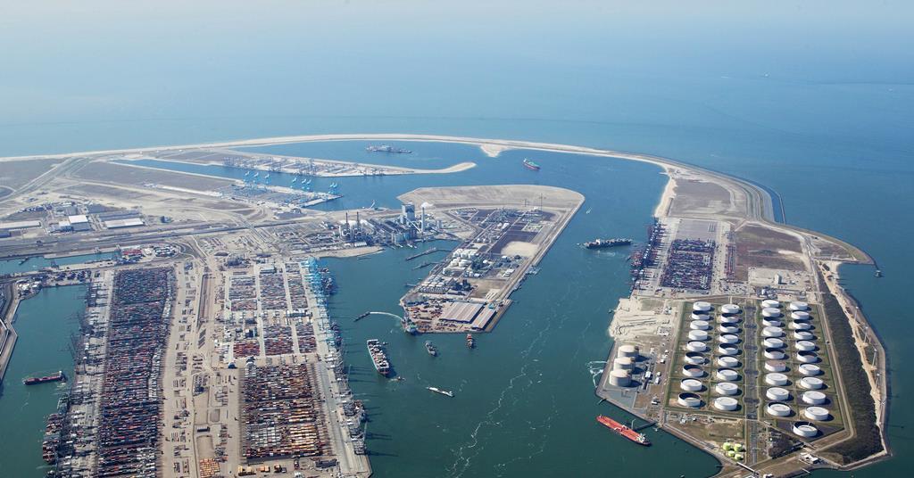 Rotterdam streamlines inter-terminal moves | News | Port Strategy