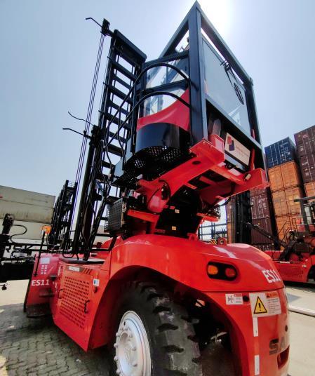 Electric container stackers | News | Port Strategy