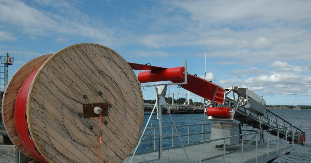 Making light work of oil containment | News | Port Strategy