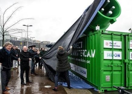 Floating battery offers clean energy at port | News | Port Strategy