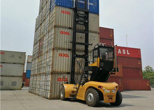 Low energy usage electric container handler | News | Port Strategy