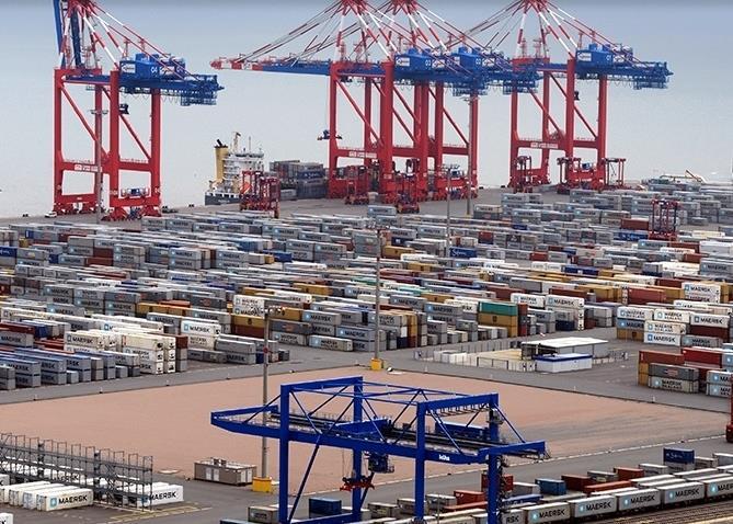 Growth at German container terminal prompts recruitment drive | News ...